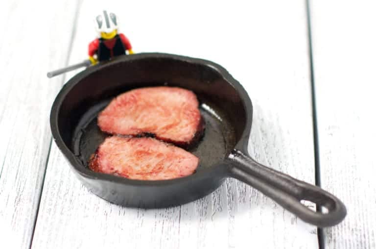 17 Genius Uses for A Mini Cast Iron Skillet - Vindulge