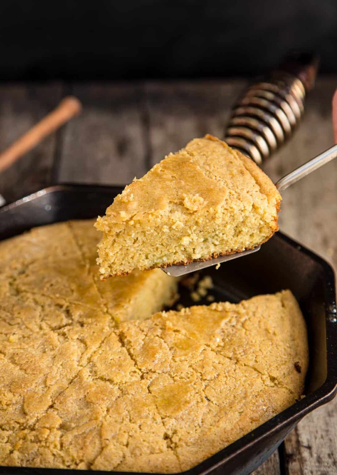 Skillet Cornbread with Smoked Honey (on the Grill) - Vindulge