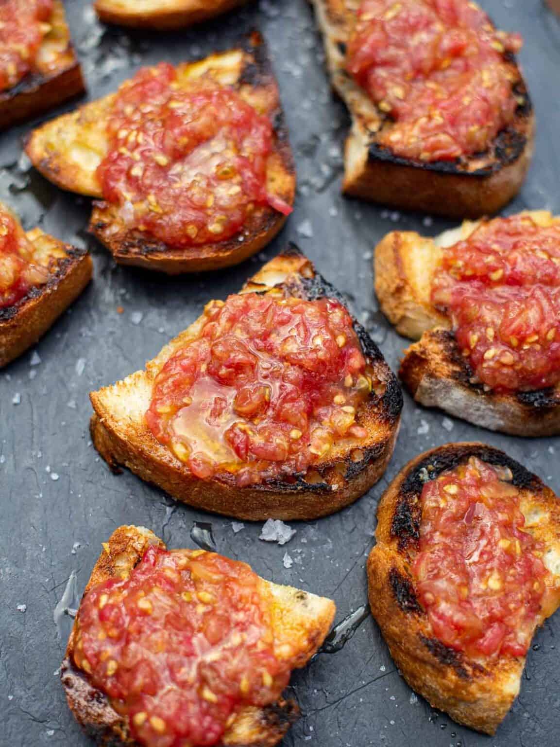 Pan Con Tomate (Grilled Spanish Tomato Toast) - Vindulge