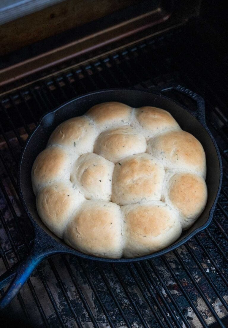 Easy Skillet Dinner Rolls on the Grill - Vindulge