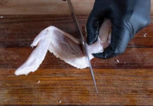 How to Cut Whole Chicken Wings into Flats and Drumettes - Vindulge