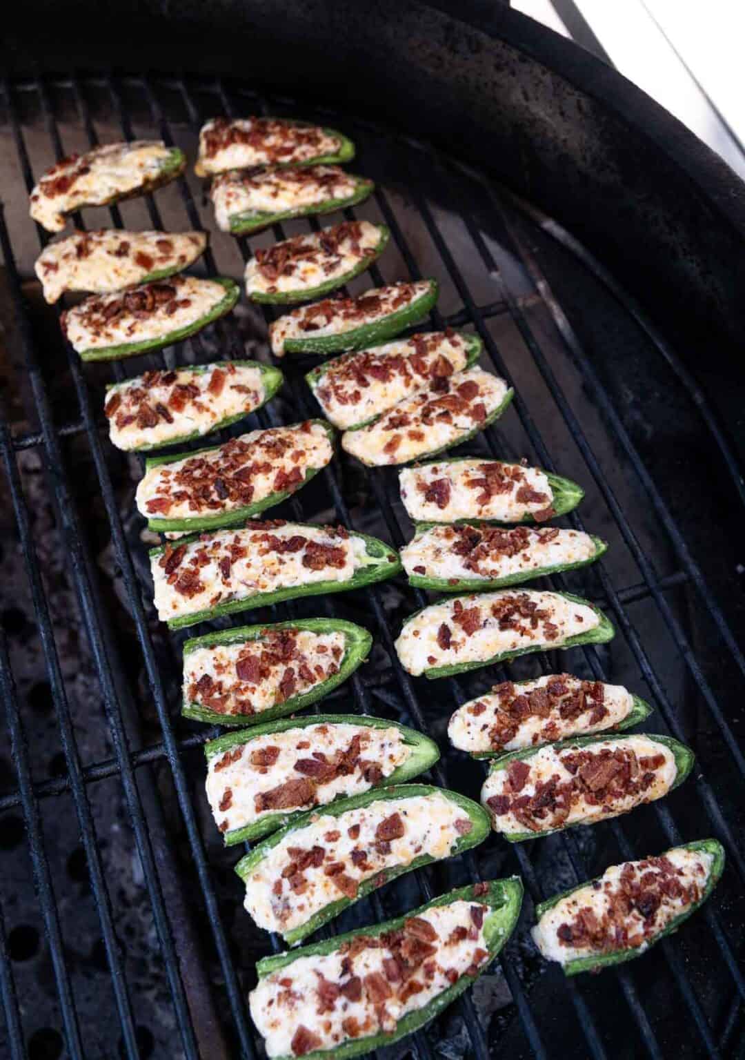 How To Make Grilled Jalapeño Poppers - Vindulge